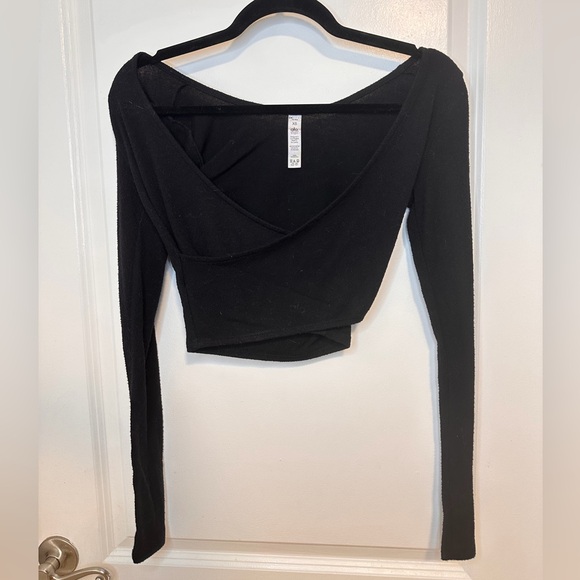 ALO Yoga | Tops | Alo Yoga Black Long Sleeve Faux Wrap Crop Top | Poshmark